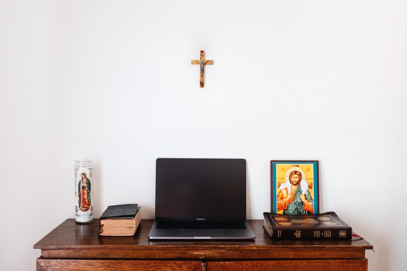 How To Build Your Own Digital Home Altar - Catholic Exchange