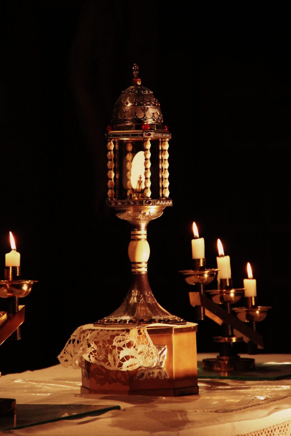 Discovering the Sacred Gift of Christ in the Eucharist - Catholic Exchange
